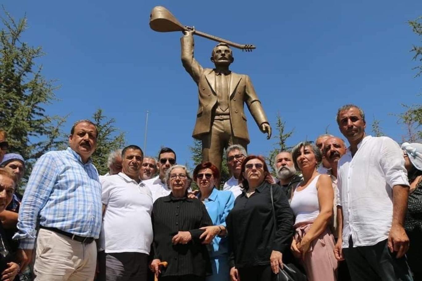 "Kutsal yerde heykel olmaz" denilerek Düzgün Baba Dağı'ndan kaldırılan ...