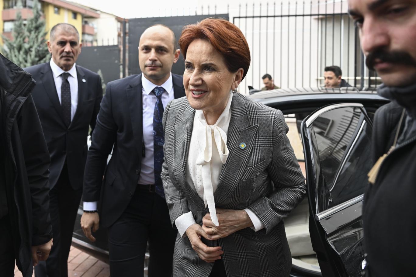 Akif Beki: Akşener'in gizli ziyaretçisi olsa ne yazar | Independent Türkçe