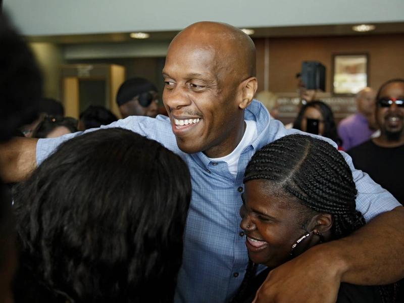 İşlemediği cinayetten 28 yıl hapis yattı, çıkınca "Kin tutamam, hayat ...