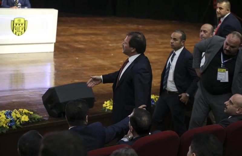 Ankaragücü genel kurulunda Ali İhsan Mutlu'ya tekme-tokat saldırı ...