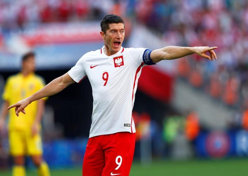 "Yılın Erkek Oyuncusu" ödülünü alan Lewandowski'nin Partyzant Leszno'da ...