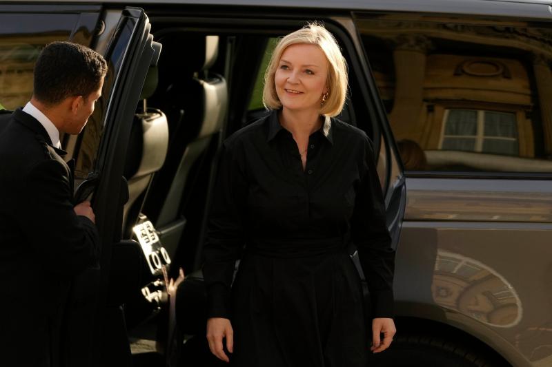 Liz Truss "Kral Charles'a iklim zirvesinde konuşma yapmamasını tavsiye ...
